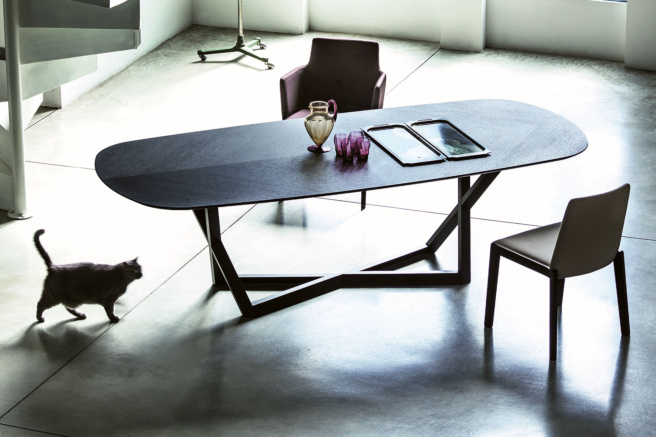 Bridget Dining Table by Bross Italia • room service 360°