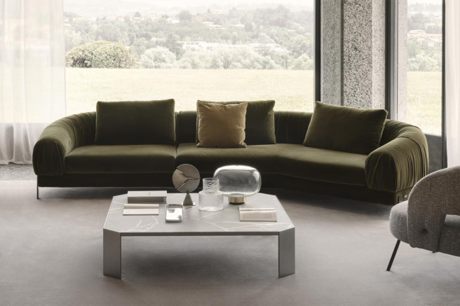 Crumble Curved Sofa by Nicoline Italia | room service 360°
