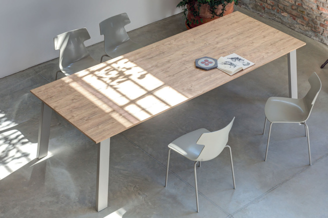 Kalua Extension Dining Table by Ingenia Casa | room service 360°