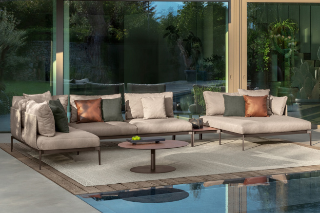 Leaf J-Shape Sectional Sofa by Talenti | room service 360°