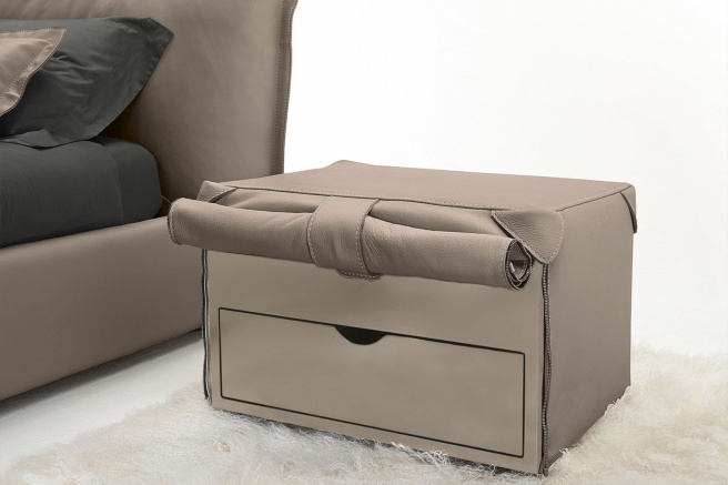 Desire Nightstand by Gamma Arredamenti | room service 360°
