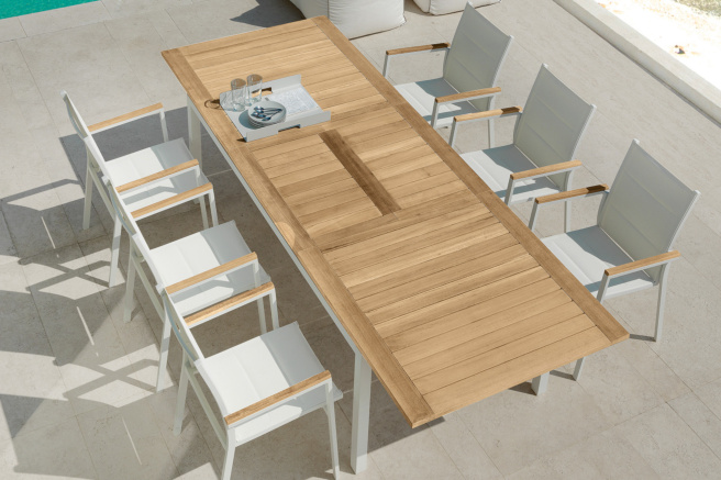 Timber Extension Dining Table by Talenti • room service 360°