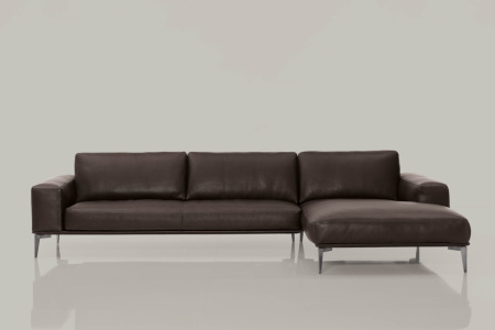 Saks Sectional Sofa with Chaise by Gamma Arredamenti • room service 360°