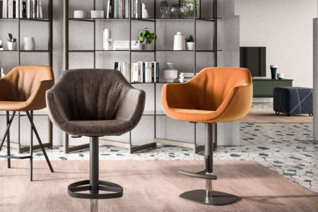 Lady Adjustable Bar Stool by eforma | room service 360°