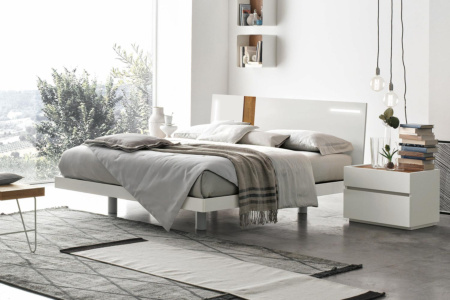 Tablet Bed Quickship by Tomasella • room service 360°