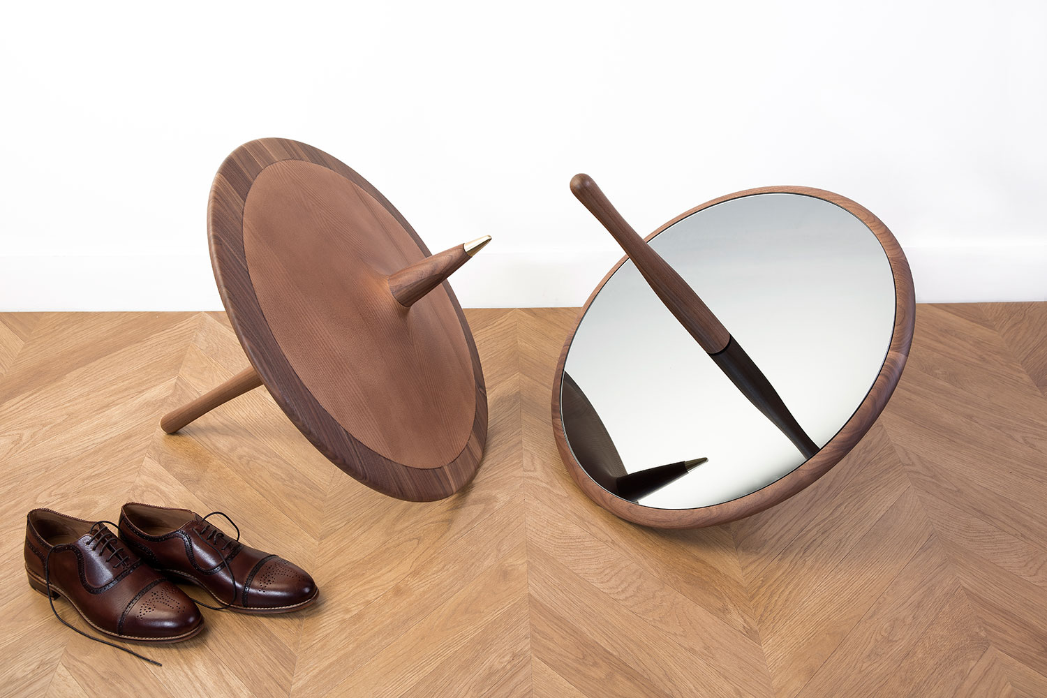 Peonza Spinning Top Mirror by Nomon | room service 360°